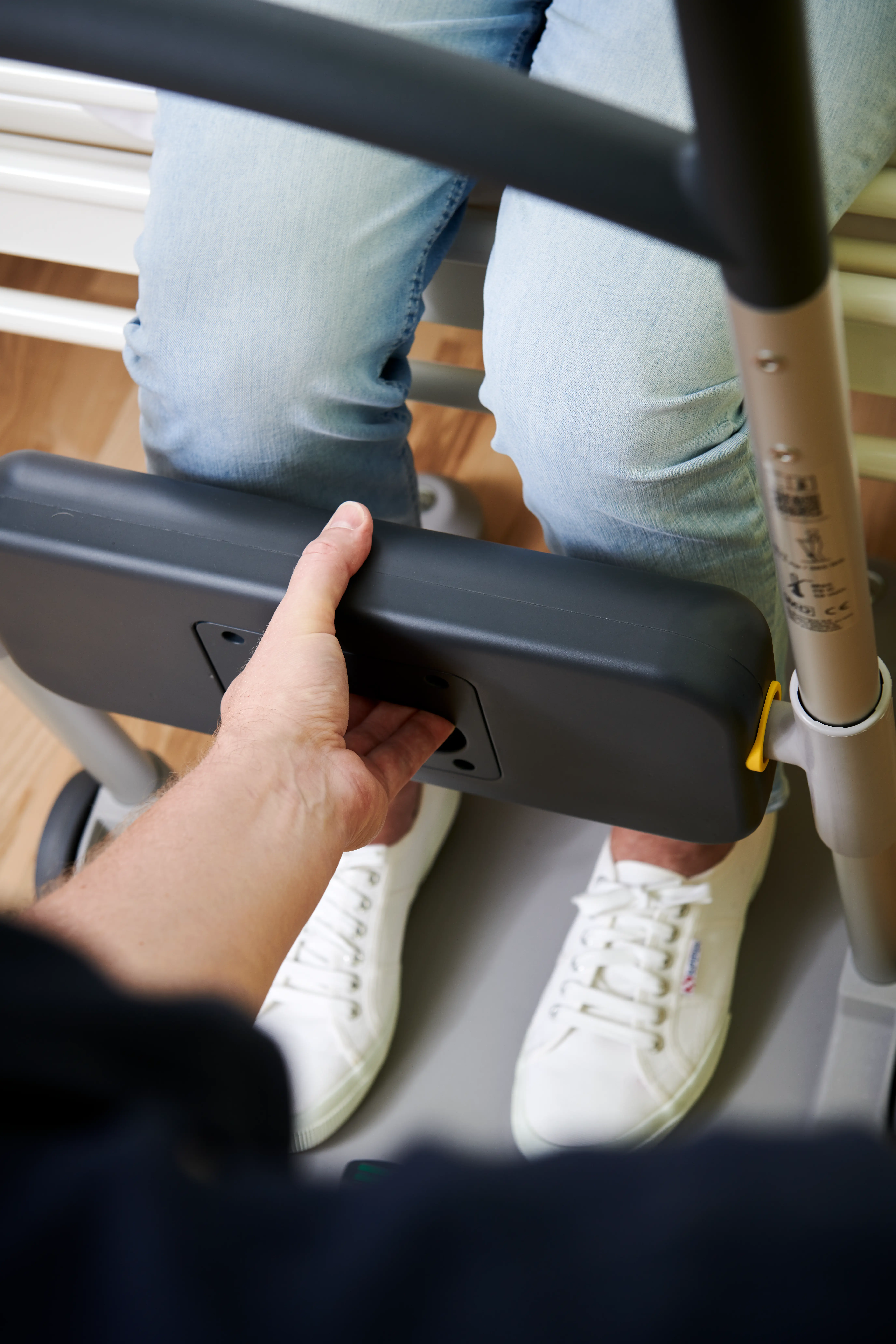 Transfer platform - Easy, comfortable and safe standing transfer ...