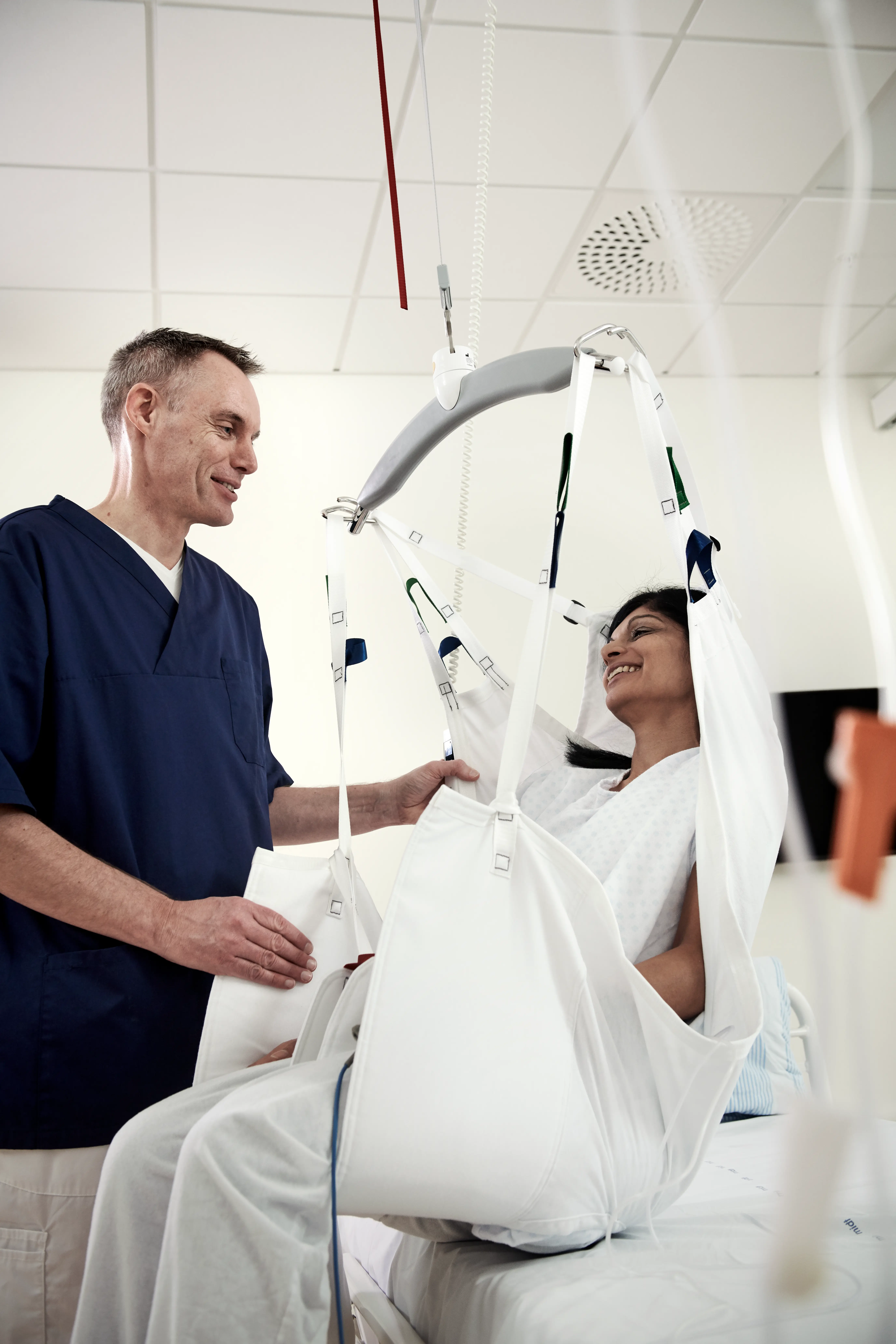 Disposable full-body sling – for general transfers with additional ...