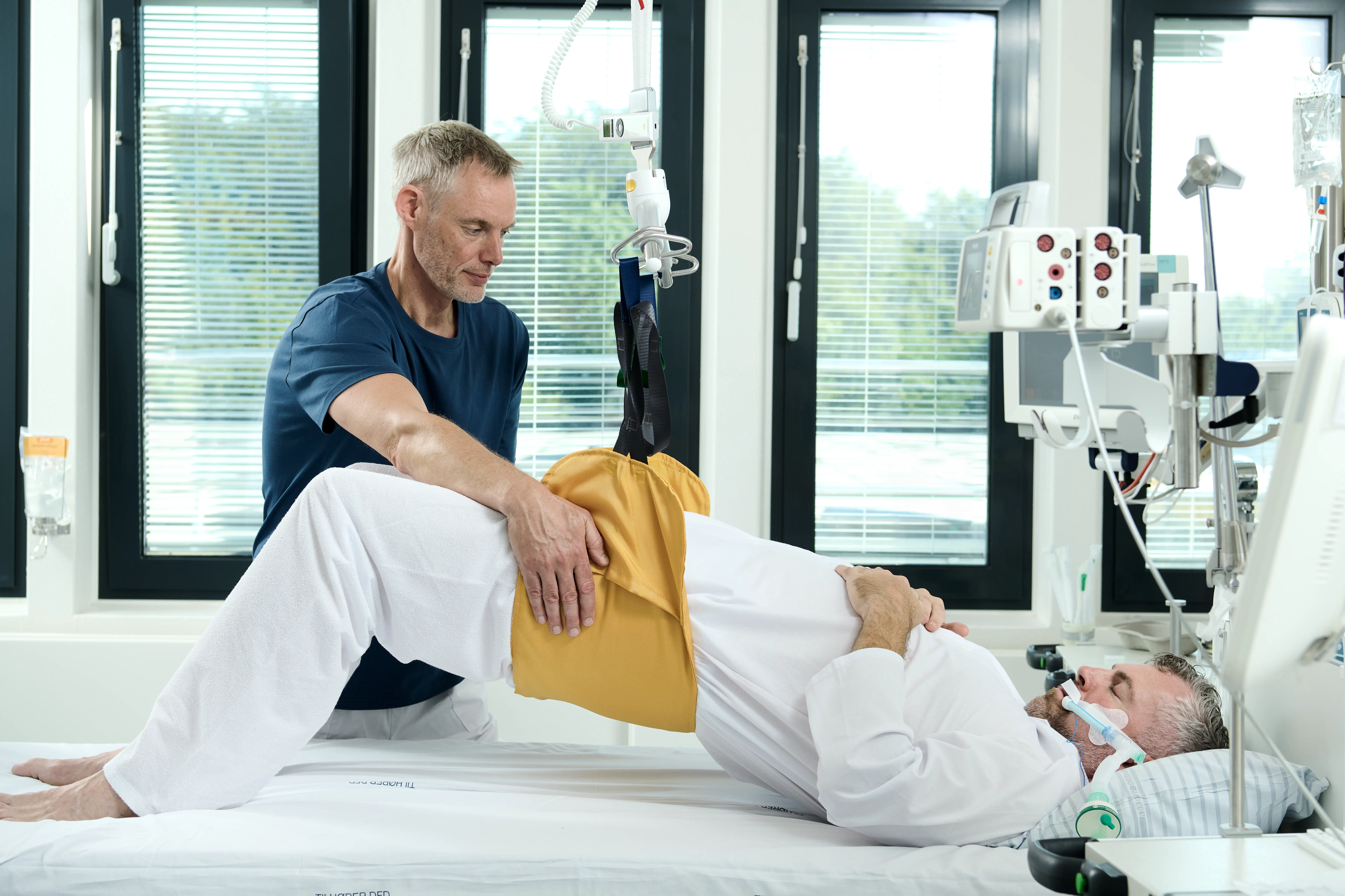 Multi Support sling for lifting and supporting upper, pelvis, legs or ...