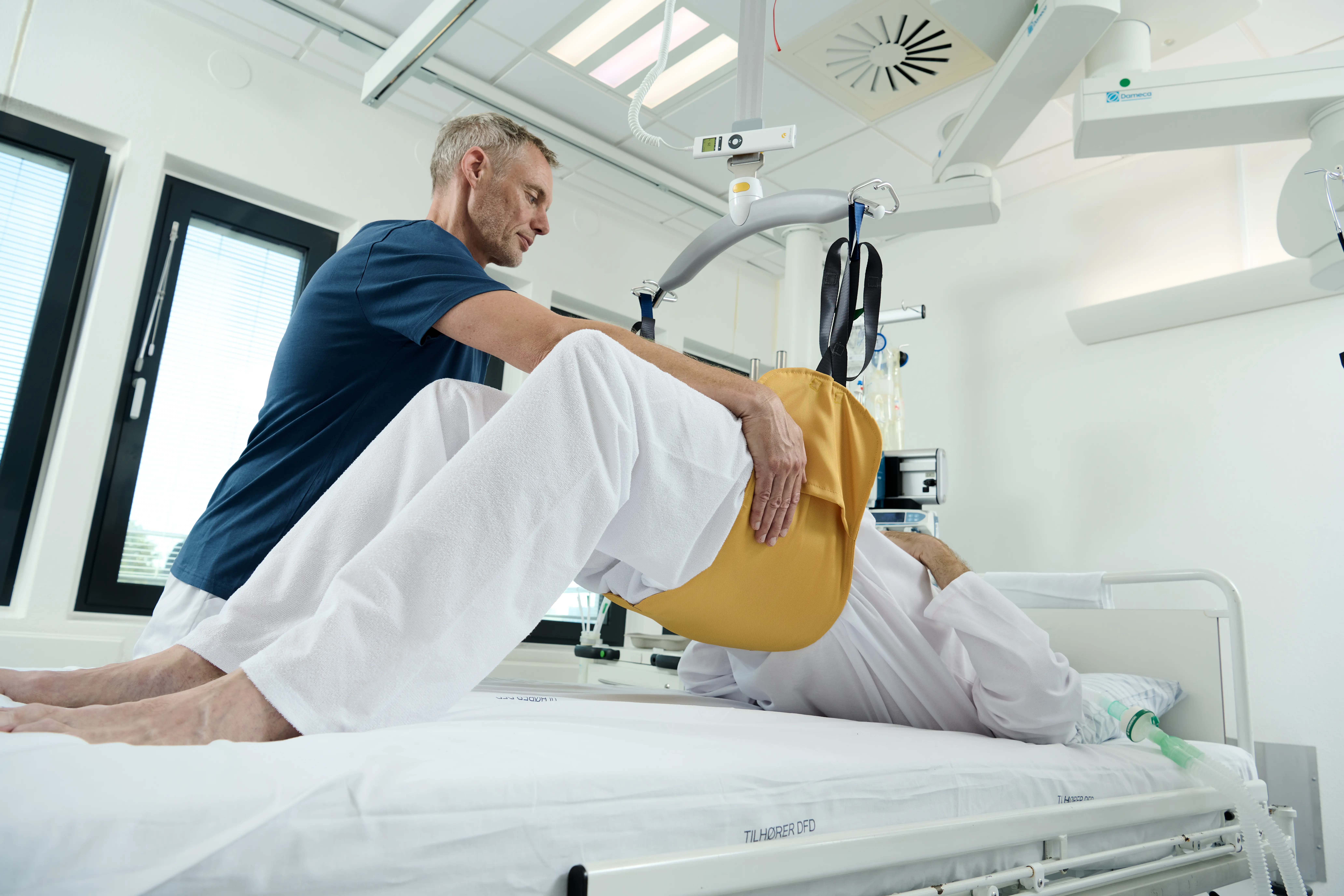 Multi Support sling for lifting and supporting upper, pelvis, legs or ...